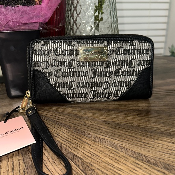 Juicy Couture | Bags | Nwt Zip Around Juicy Couture Walletwristlet | Poshmark